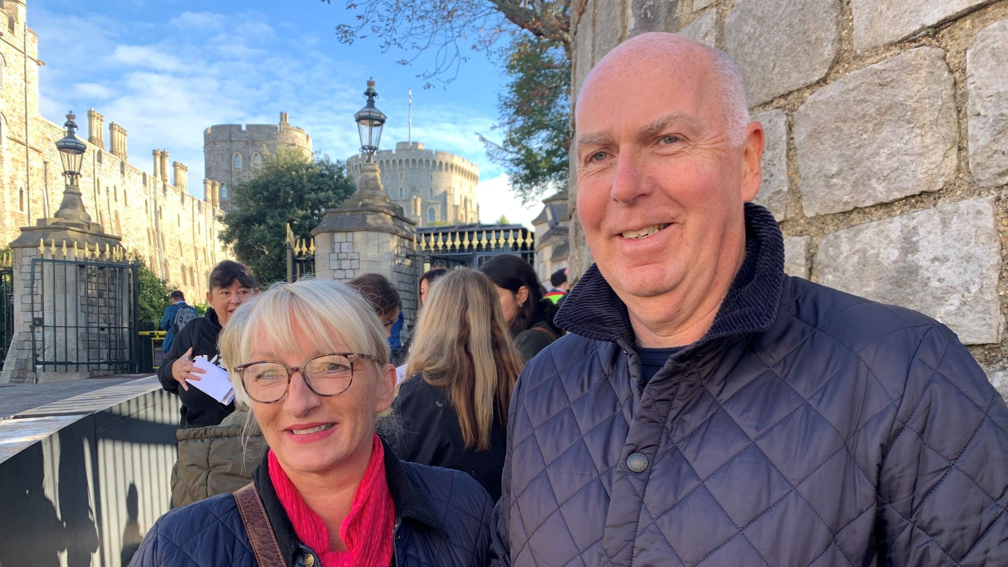 First in queue to see Queen lie in state are first to see her final ...