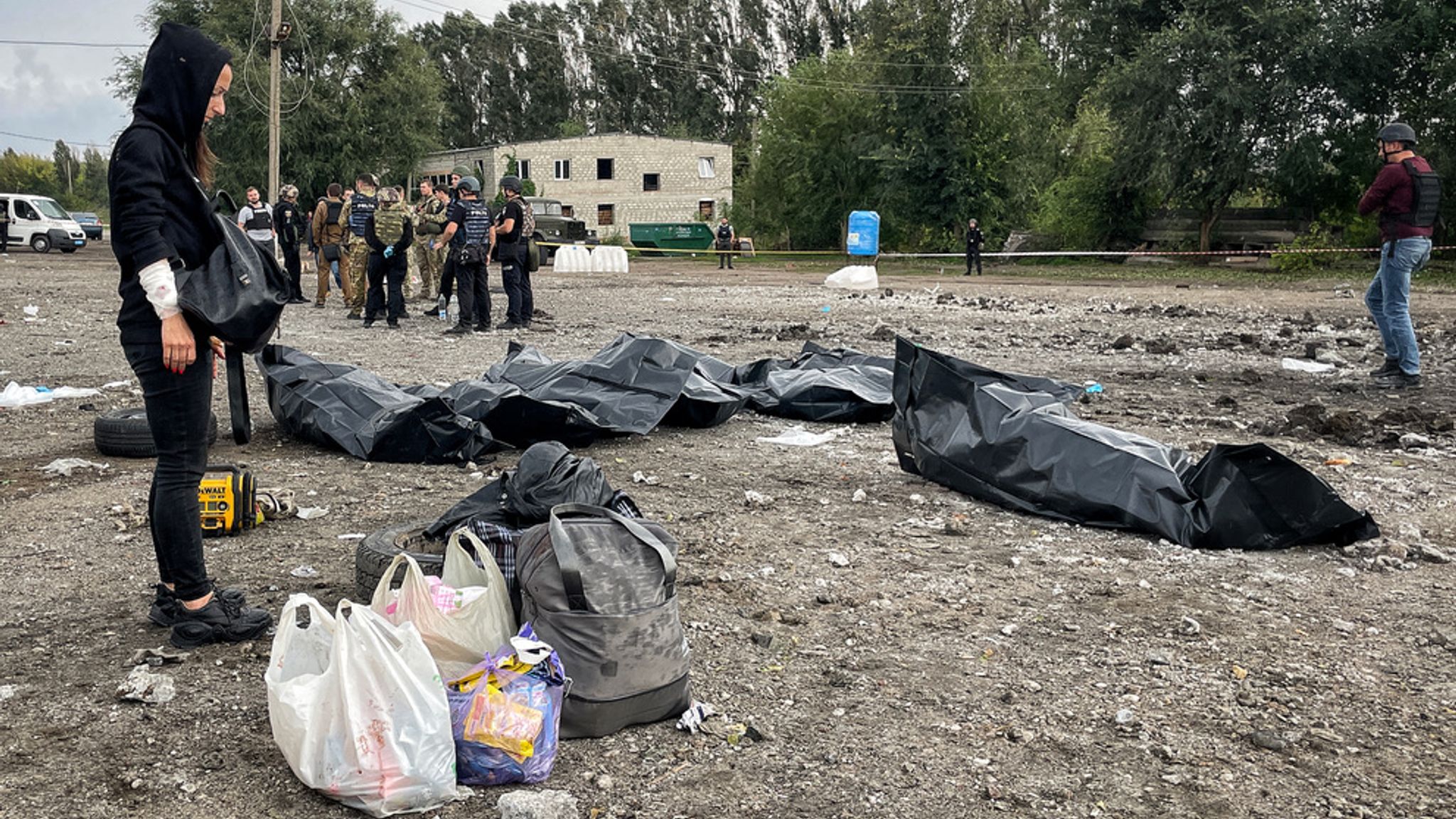Surrounded by body bags - Putin's 'war crimes' only strengthen Ukraine ...