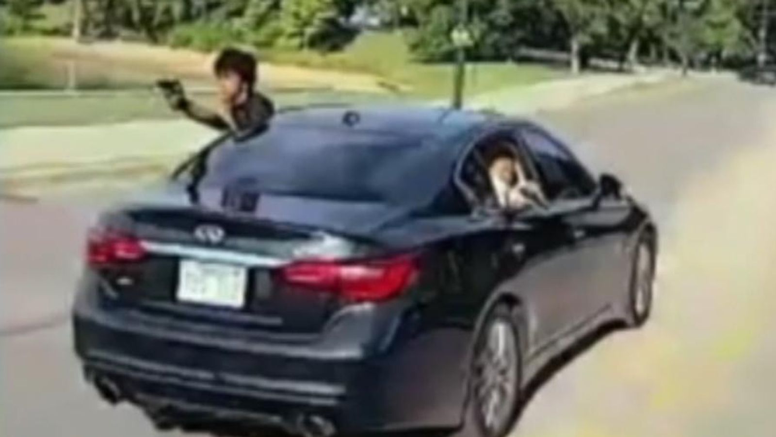 Paramedics duck as gun is fired past ambulance in Chicago | US News ...