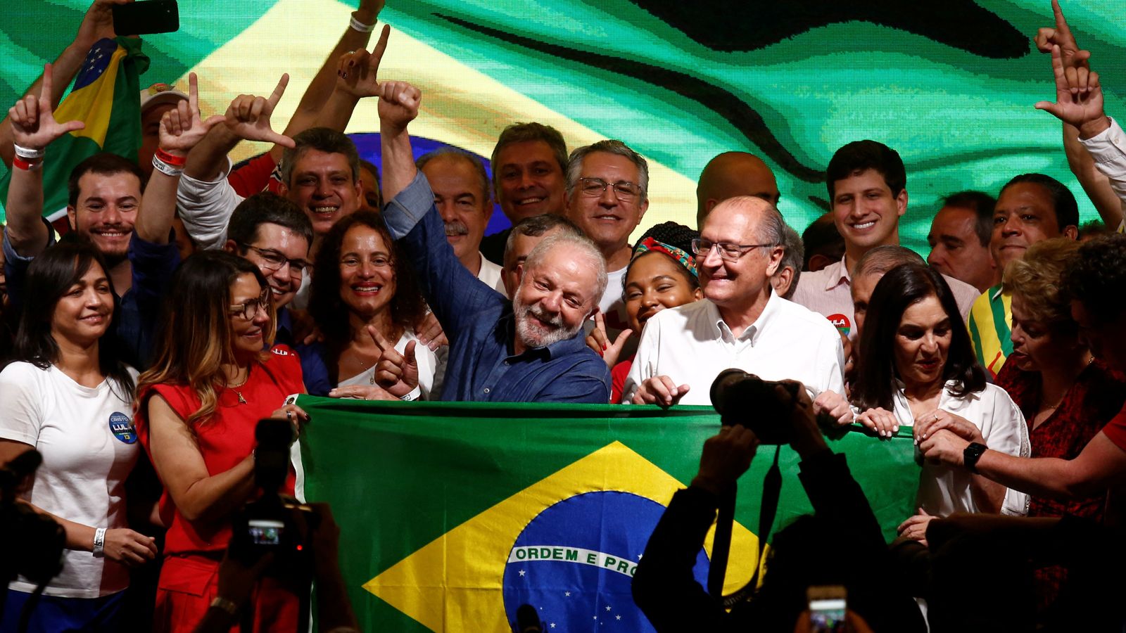 Lula da Silva's triumph results in mayhem and elation on the streets of ...