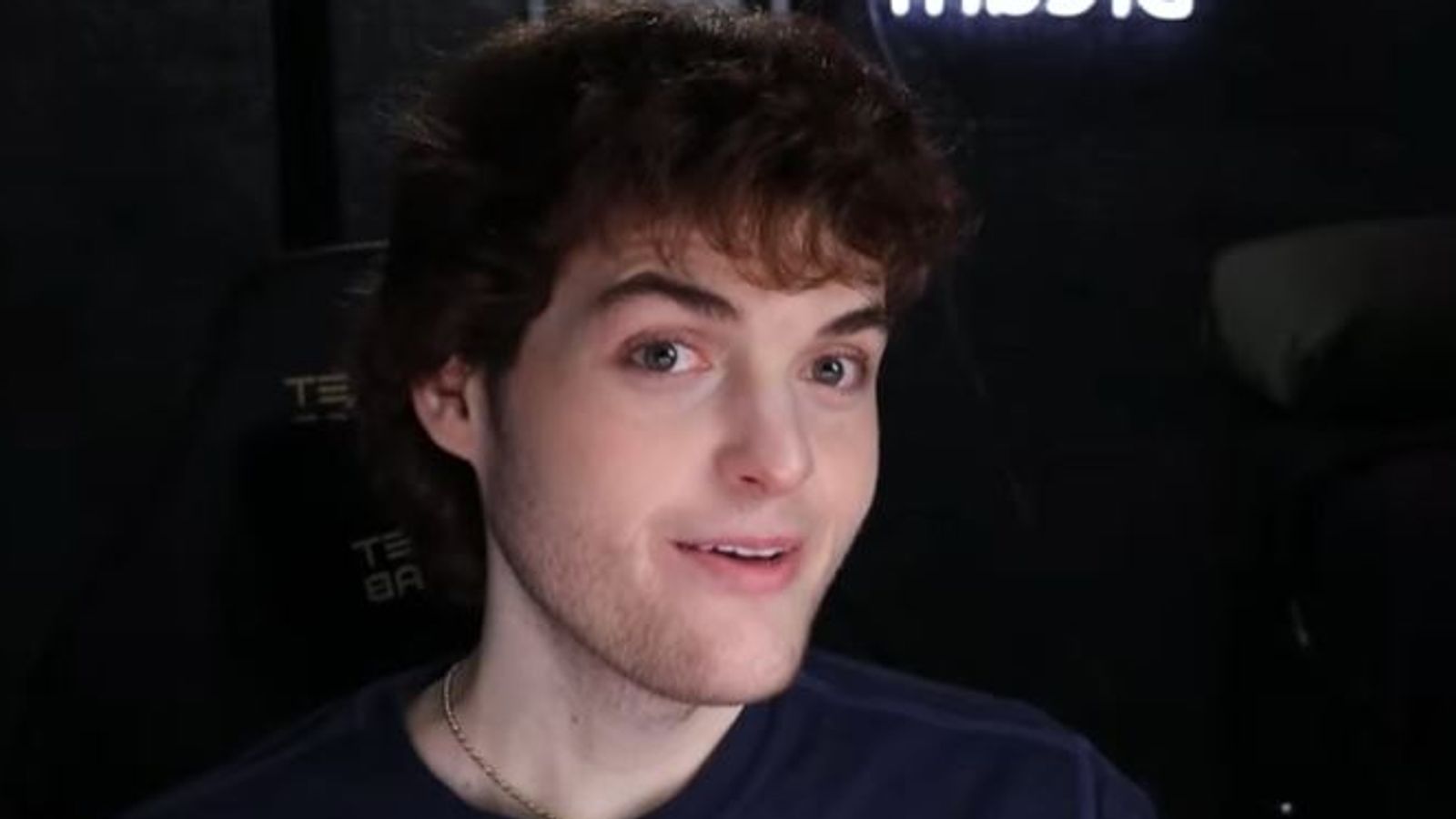 Minecraft YouTube gamer Dream finally reveals face to millions of ...