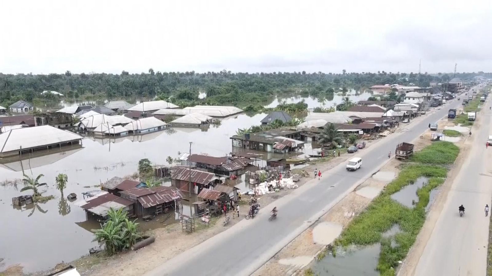 Nigeria flooding kills more than 600 people | Sky News