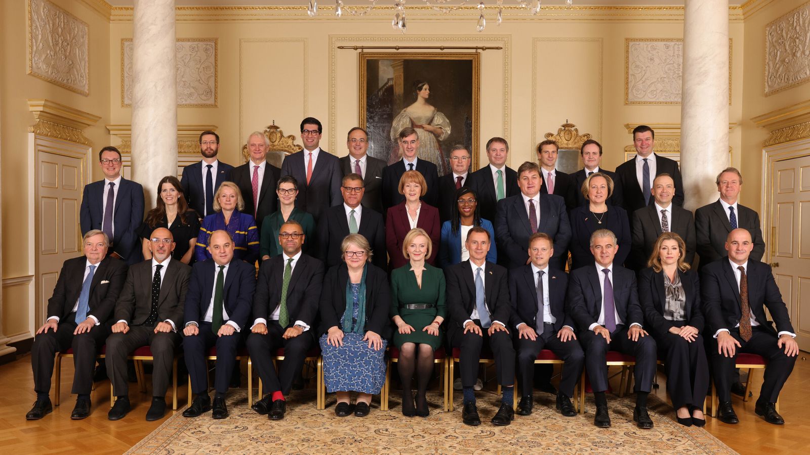 In pictures: A cabinet photoshoot, a selfie and a new PM in Number 10 ...