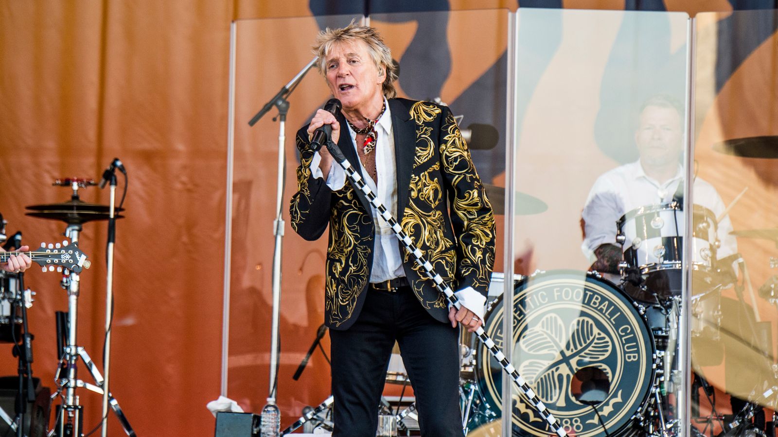 Rod Stewart's son Sean says he was 'hit by a truck at a red light ...
