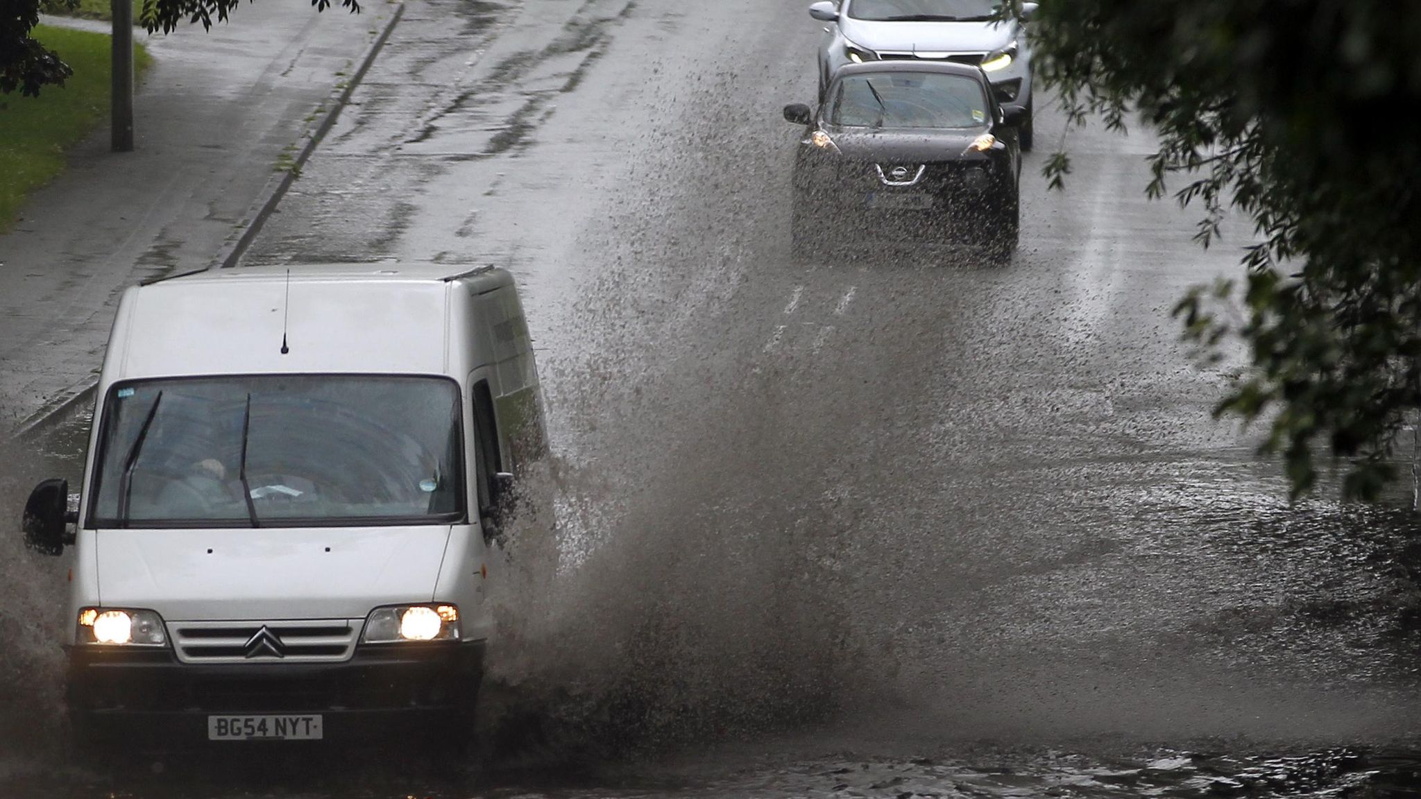 UK weather: Thunderstorm warning as England and Wales brace for ...