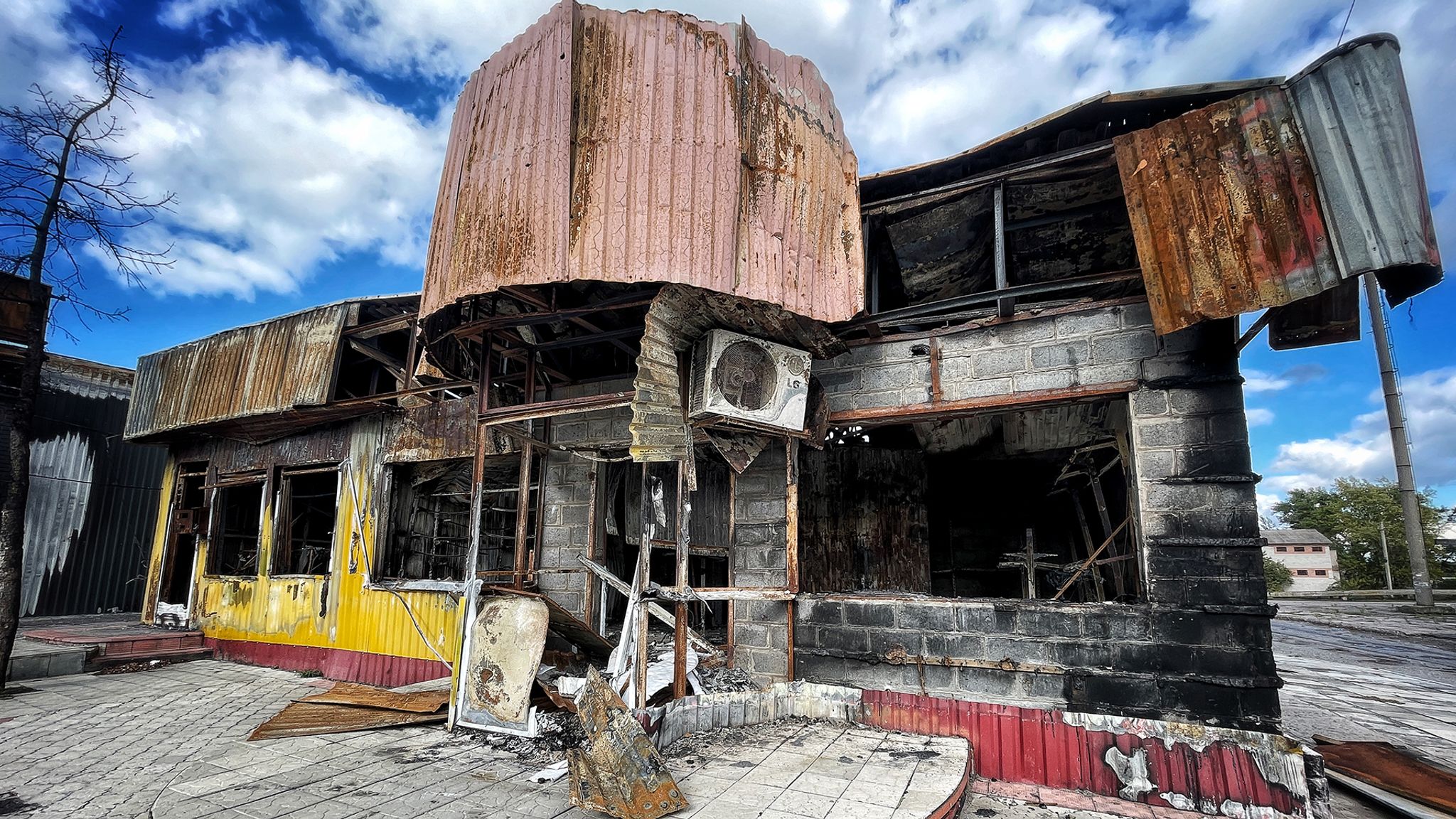 Ukraine war: Bittersweet victory in Lyman as battle has come at a ...