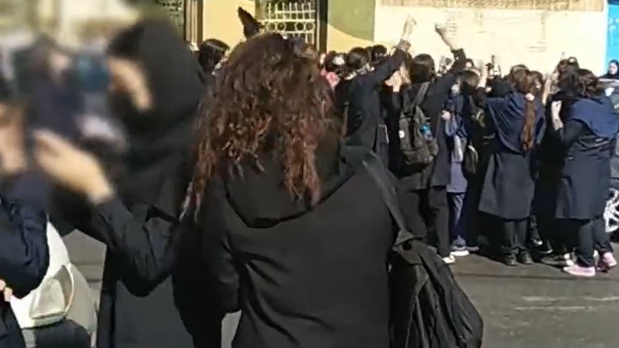 Iran protests: Government uses internet 'kill-switch' as tech savvy ...