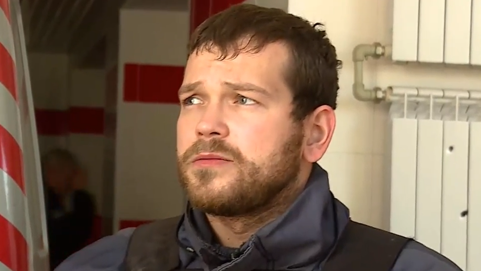Ukraine war: Paramedics treat woman in battered Bakhmut during intense ...