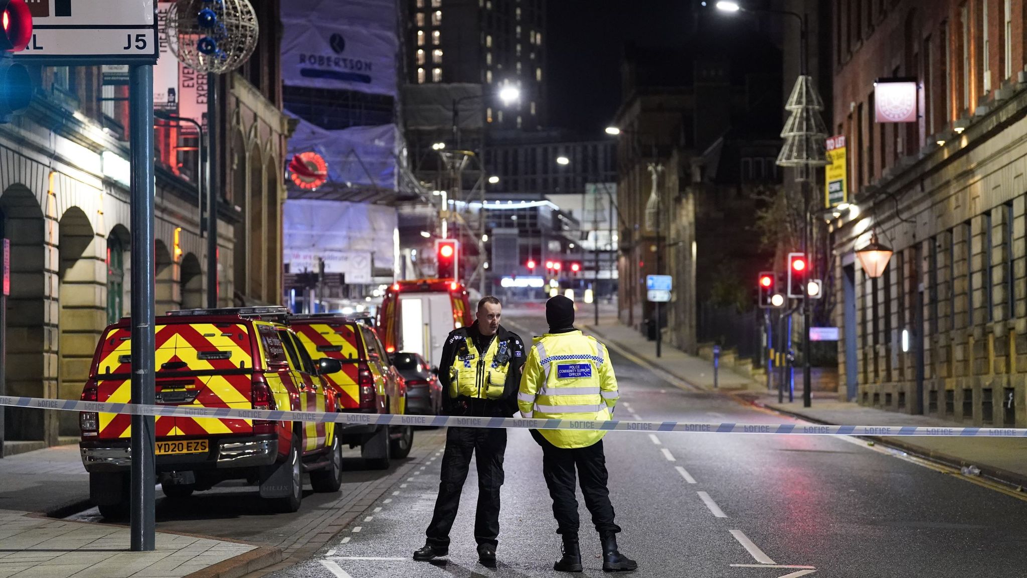 Leeds fire: Emergency services tackle huge blaze at city centre ...