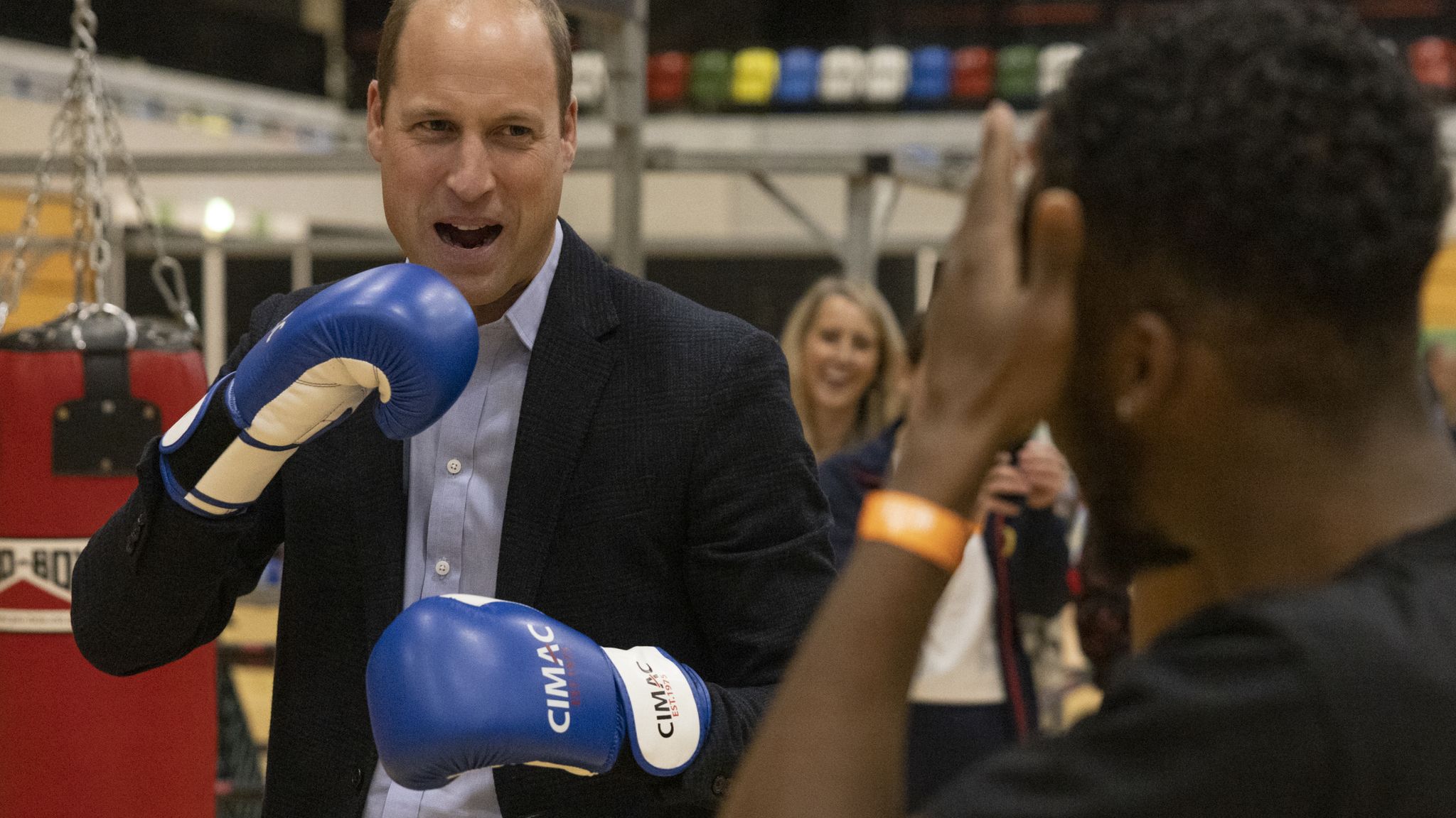 The Punch of Wales! William pulls on gloves and spars with boxer | UK ...
