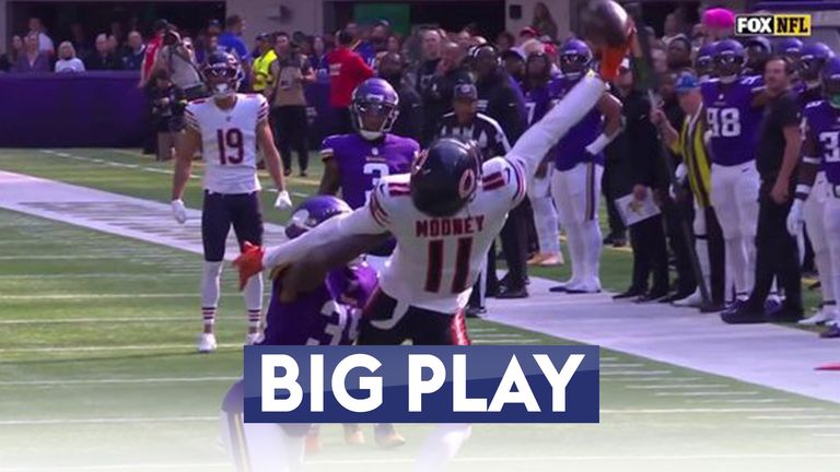Mooney pulls off outrageous one-handed catch! | 'Absolutely incredible ...