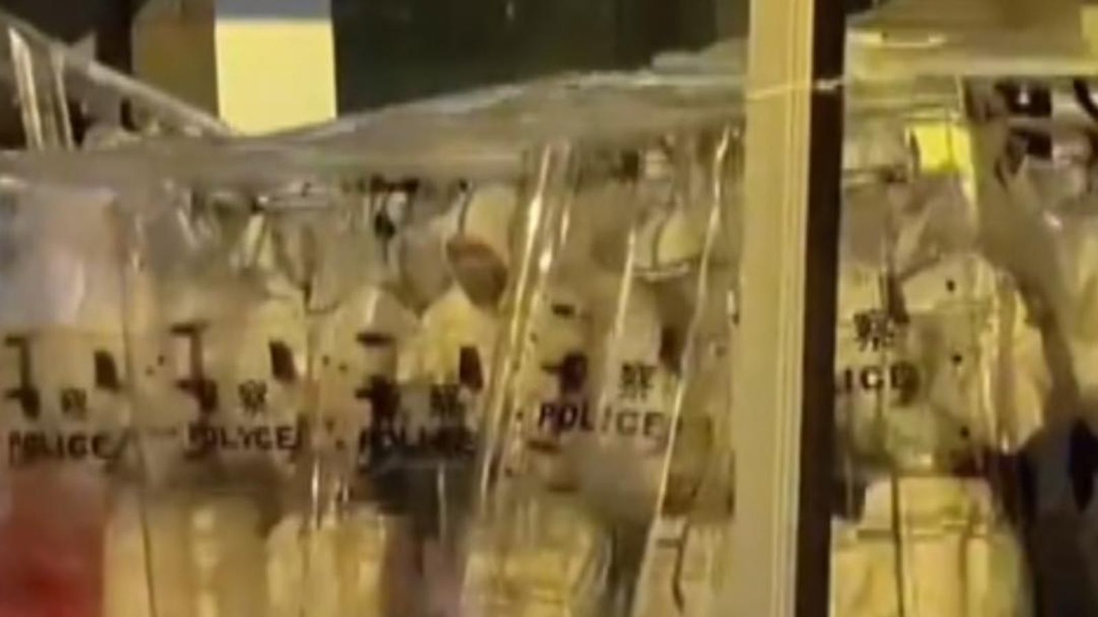 China: Protests continue over country's COVID policy as riot police ...