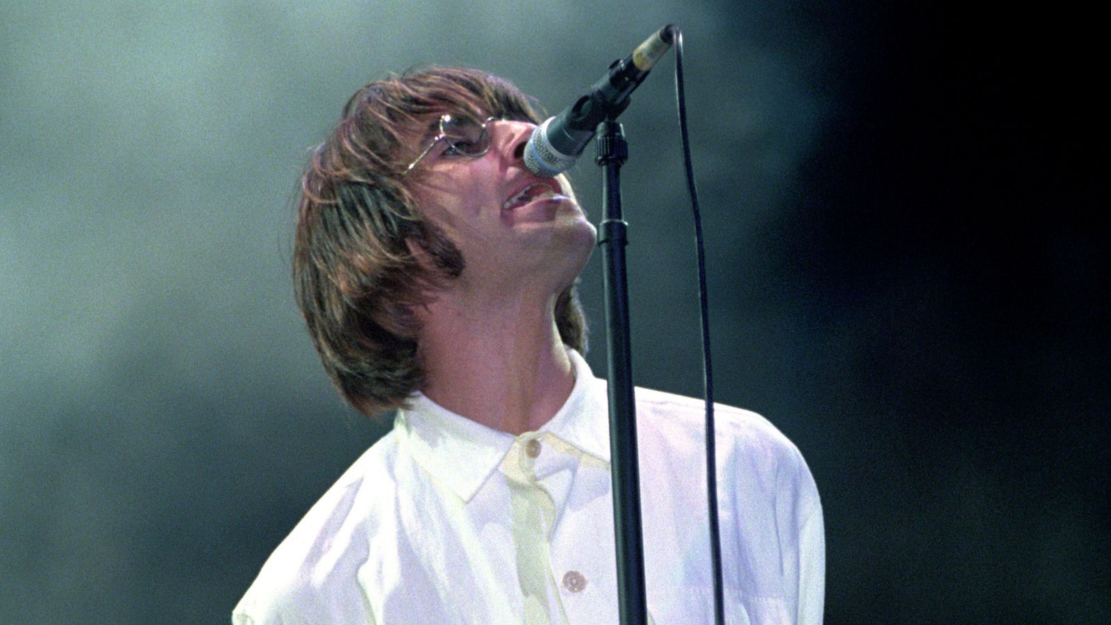 Liam Gallagher fuels Oasis reunion speculation - with a rumoured record ...