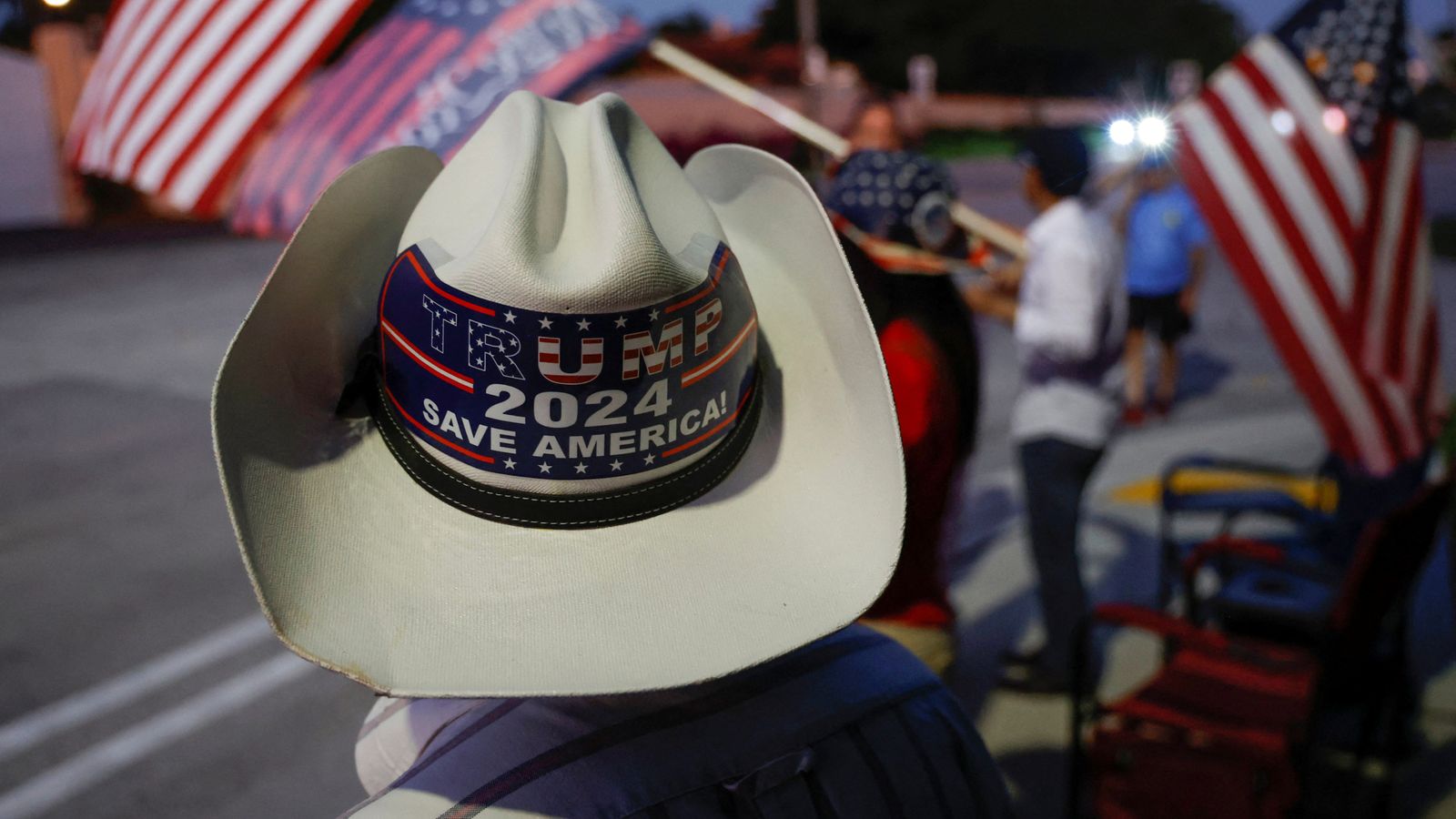 Donald Trump announces he will run to become US president again in 2024 ...