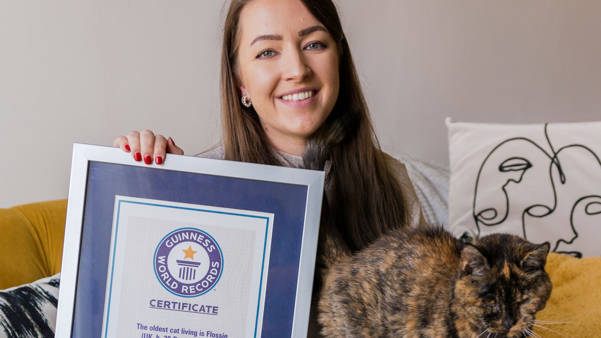 World's oldest living cat crowned in southeast London | UK News | Sky News