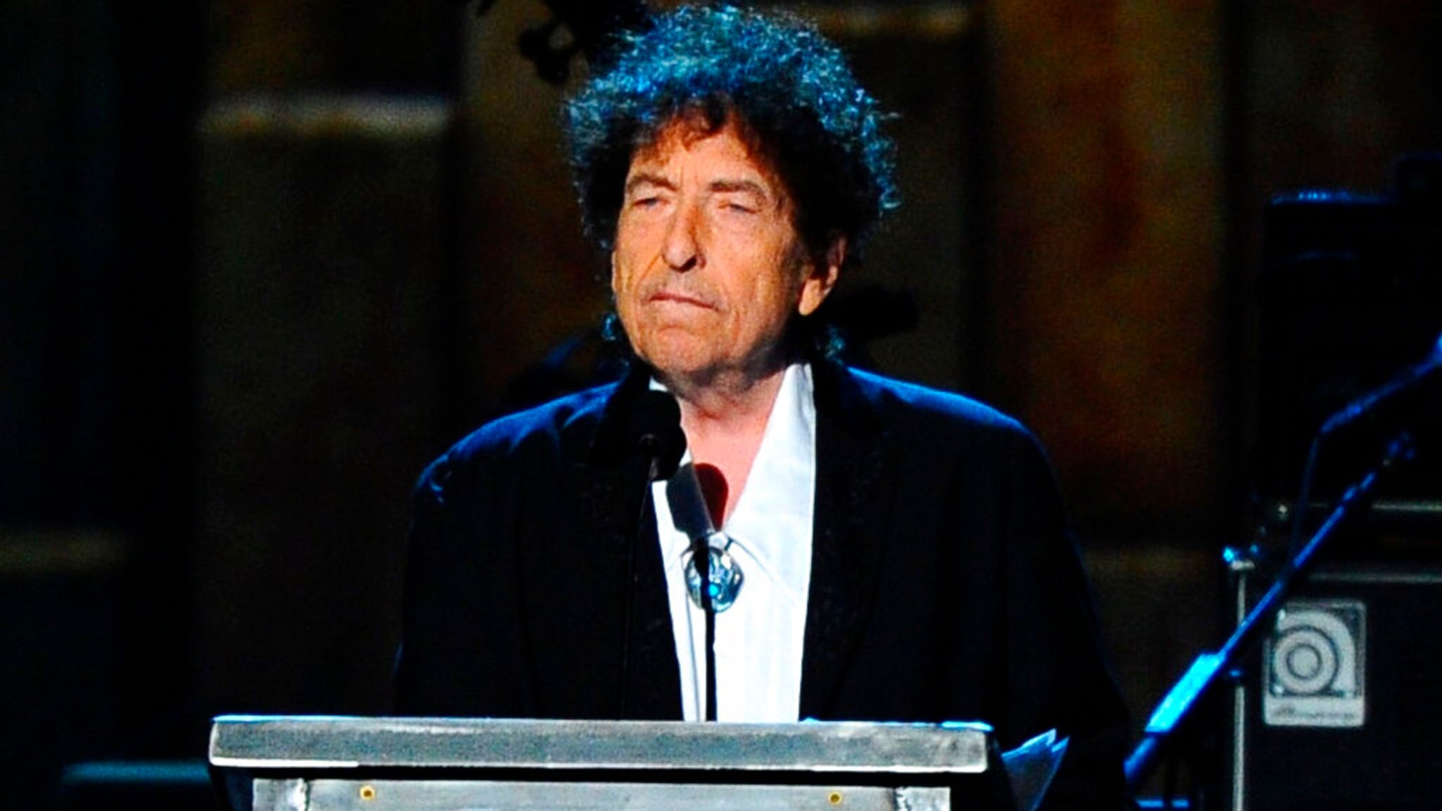 Bob Dylan fans to get refund after publisher acknowledges that limited ...