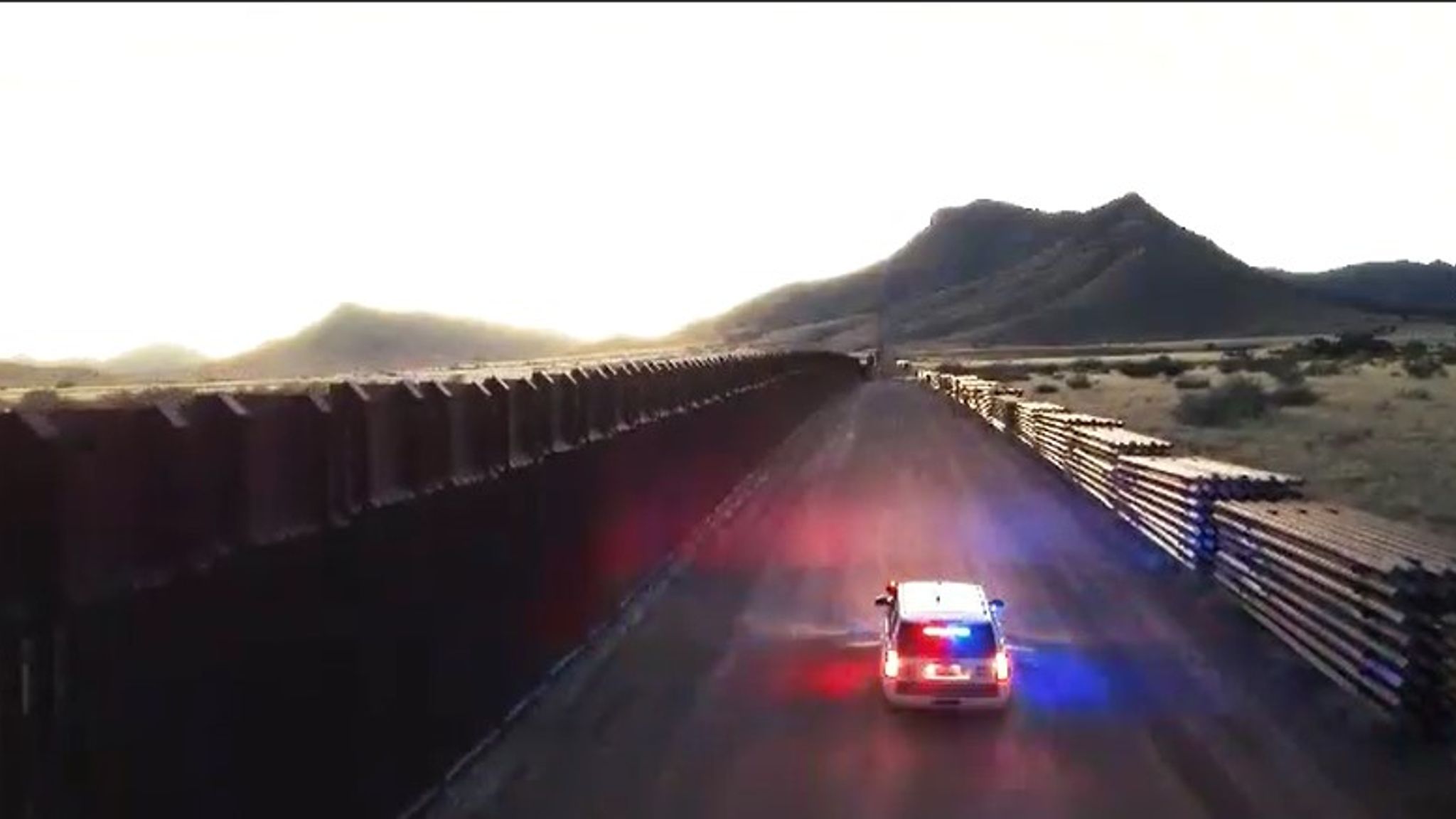 Race Track Wallpaper Border The New Look Border Minstrel Bar At