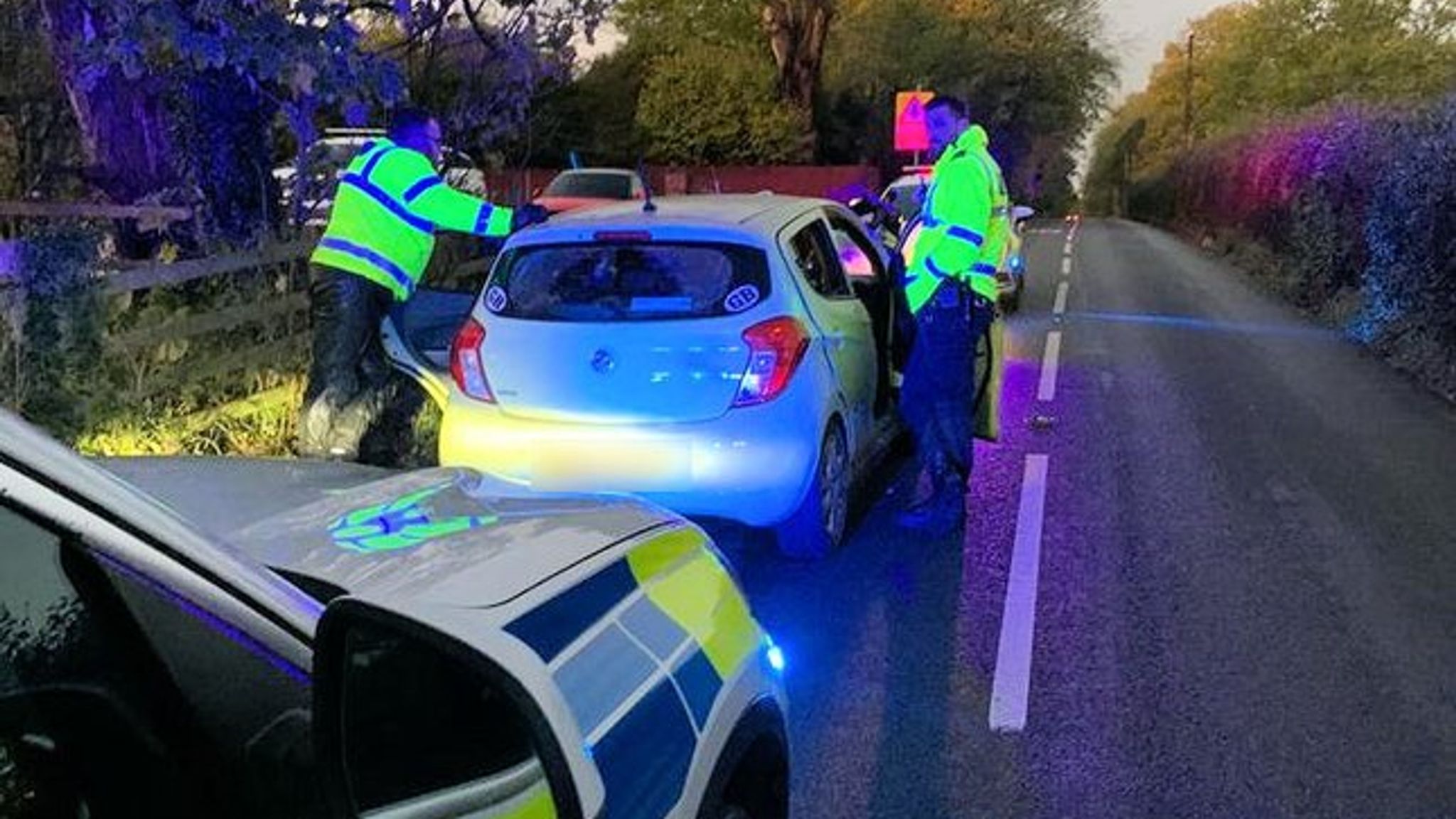 Just Stop Oil protesters target M25 for fourth day - as police warn it ... Just Stop Oil protesters target M25 for fourth day - as police warn it ...