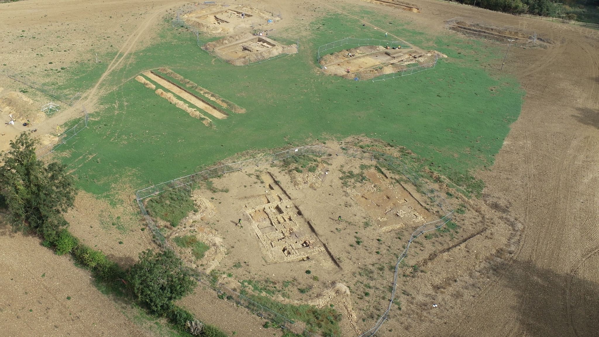 Archaeologists unearth ancient 'barn conversion' featuring steam room ...