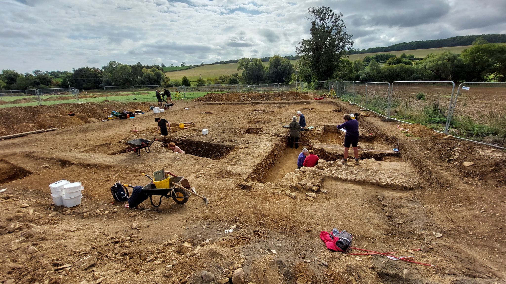 Archaeologists unearth ancient 'barn conversion' featuring steam room ...
