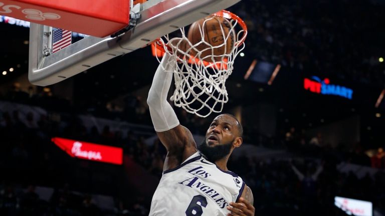 LeBron James hits massive dunk against San Antonio Spurs | Video ...