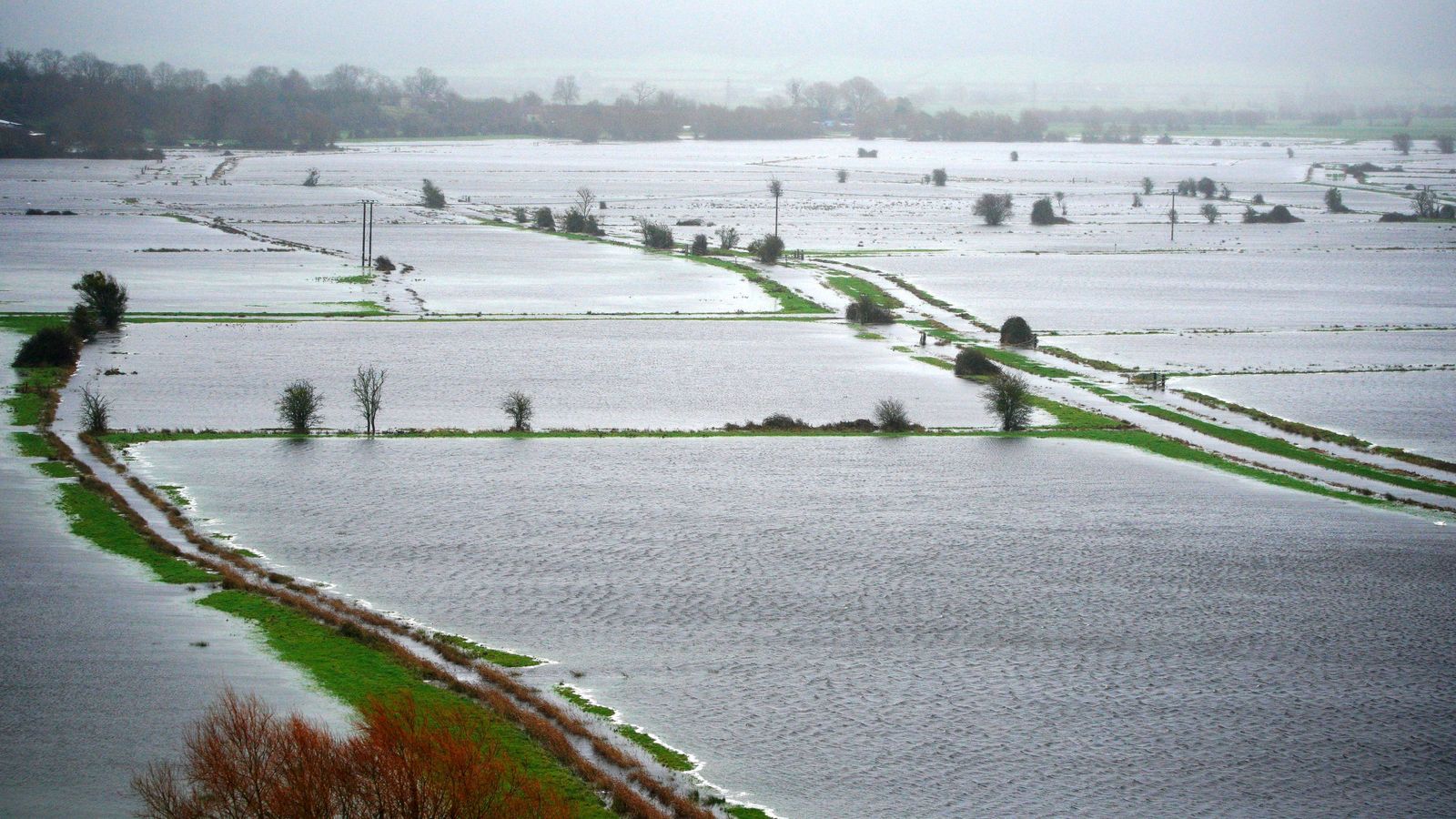 Ice, heavy rain and potential flooding for parts of UK as warning ...