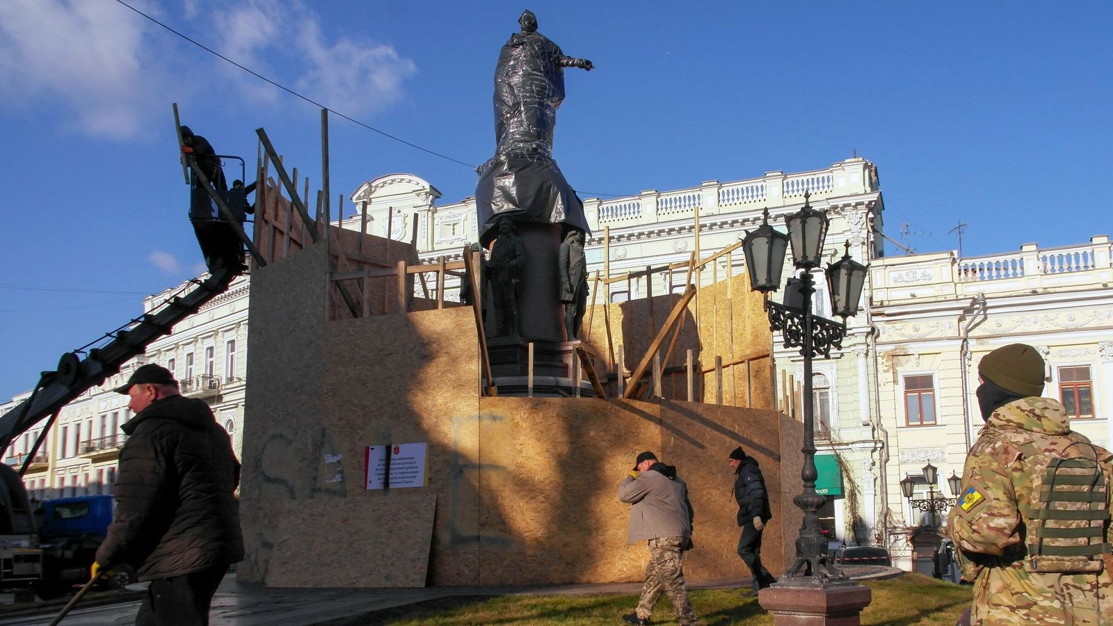 Catherine the Great statue removed by Ukraine under 'de-Russification ...