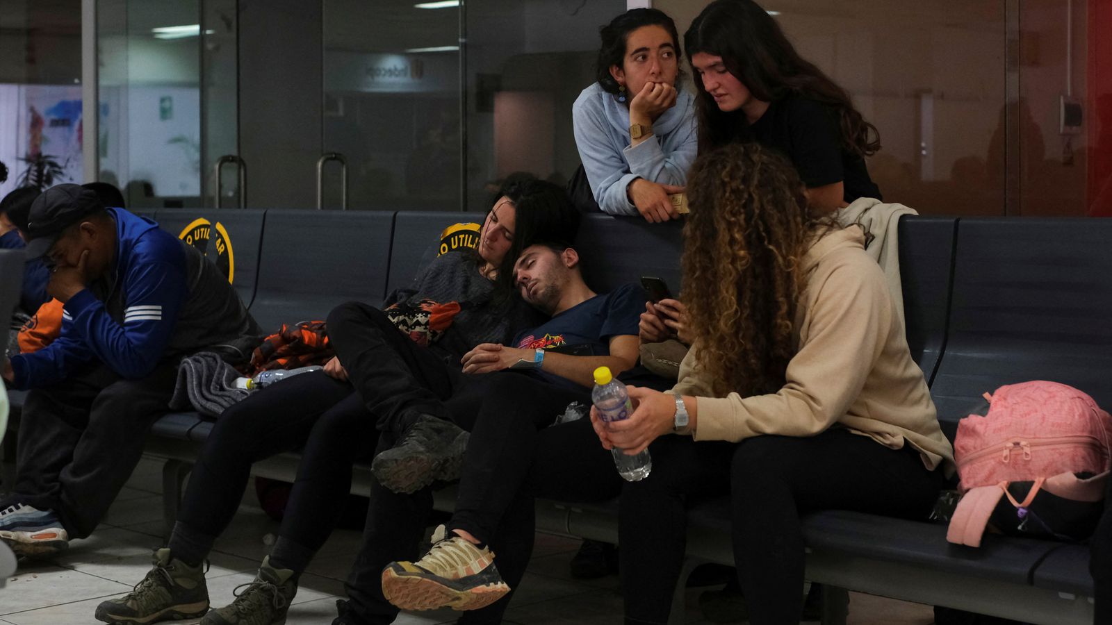 Peru: Protests leave 'thousands of tourists stranded' in gateway city ...