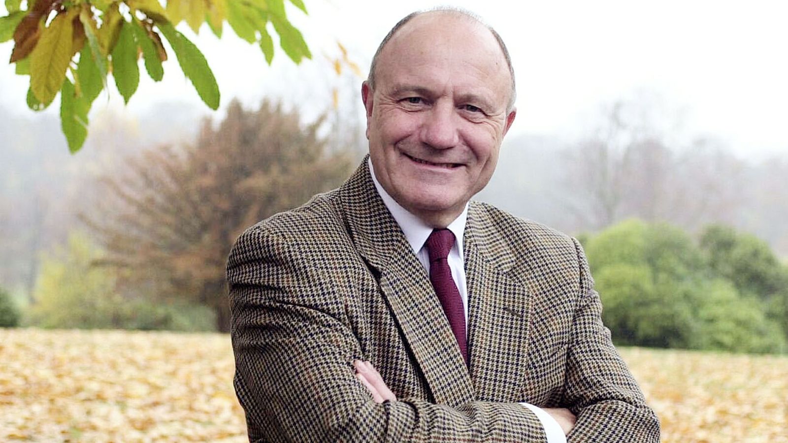 England World Cup winner George Cohen dies aged 83 | UK News | Sky News