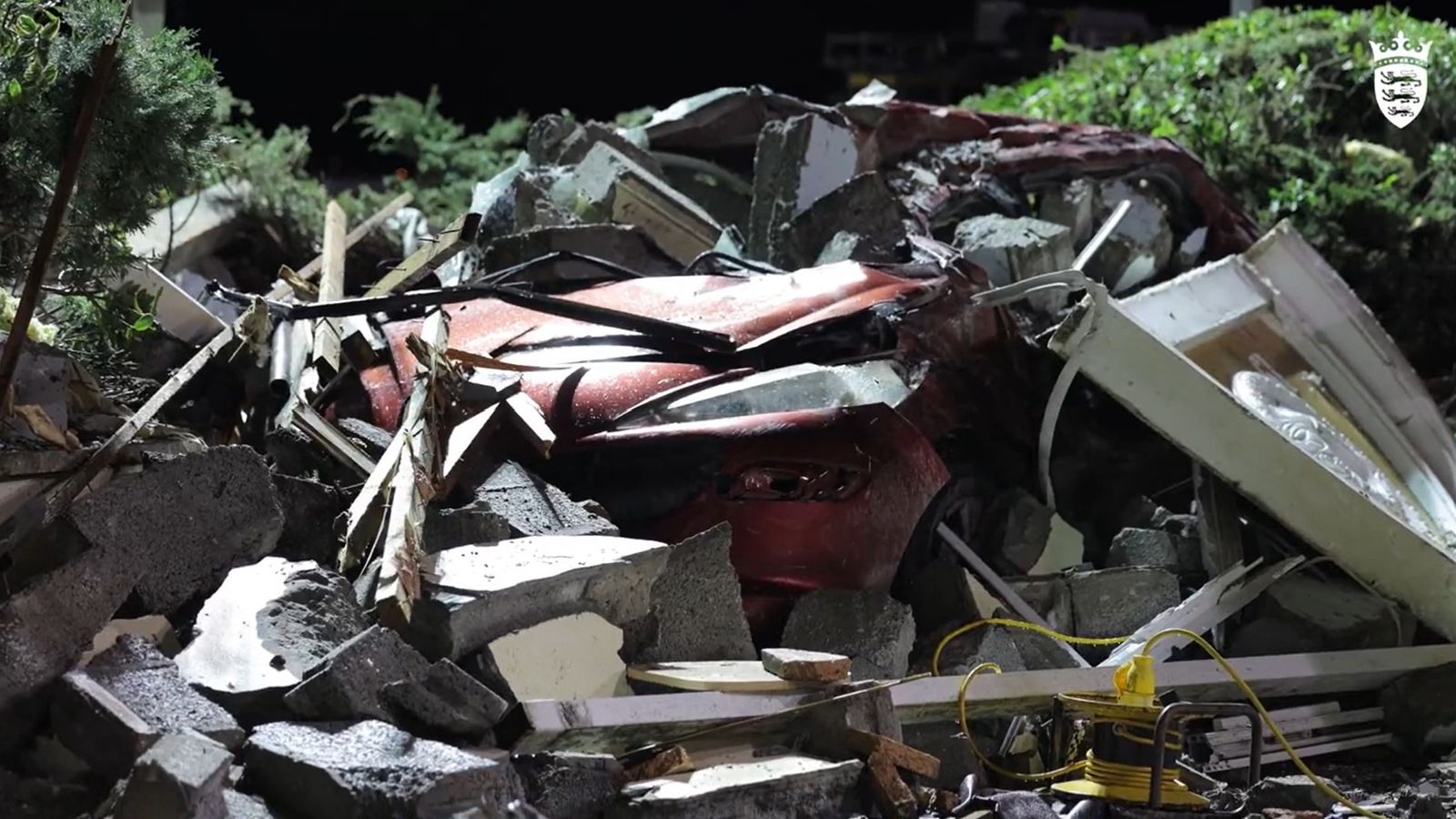 Jersey tower explosion: Questions asked over firefighters' 'gas leak ...