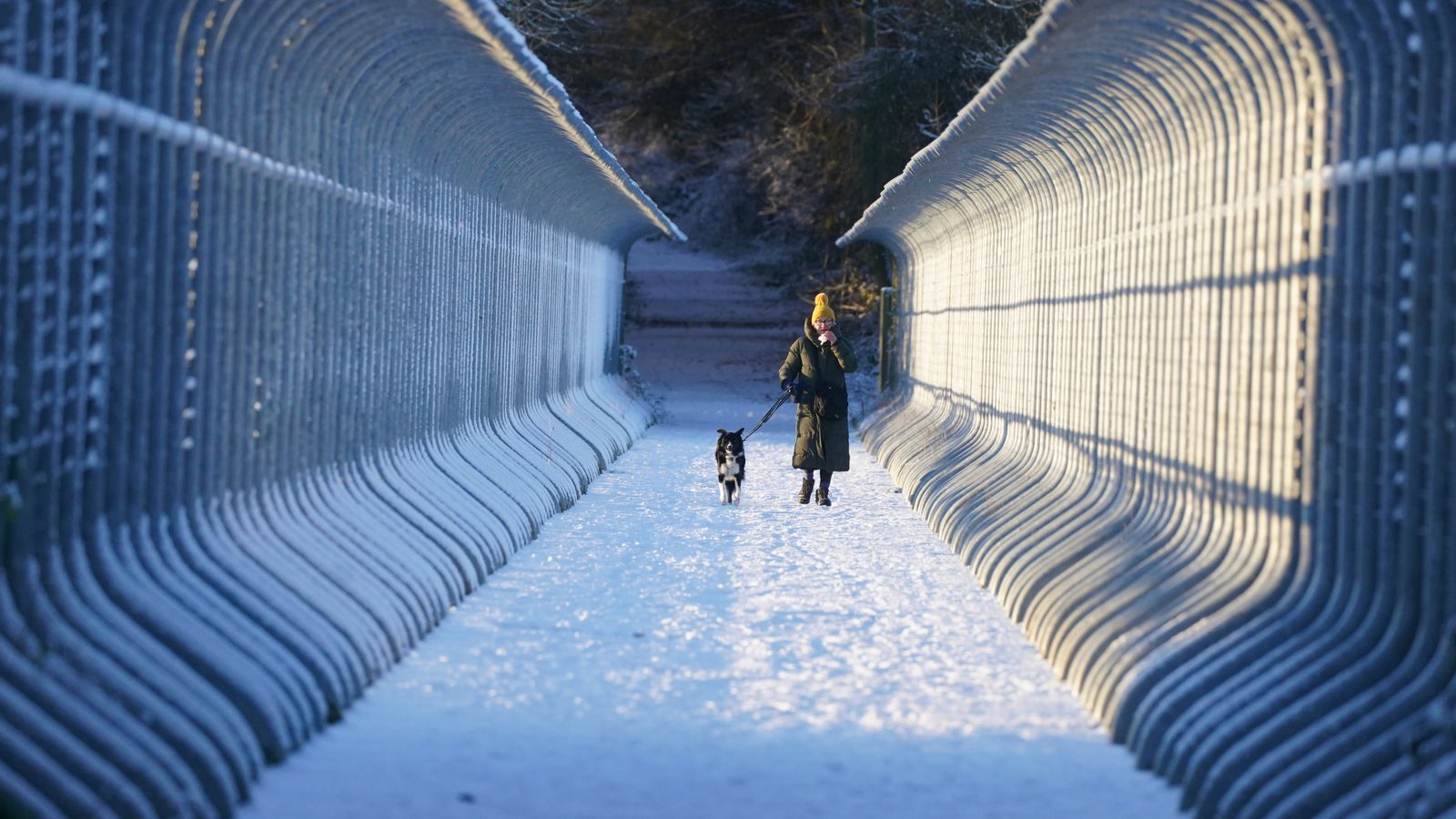 UK weather: Up to four inches of snow to fall in southeast England as ...