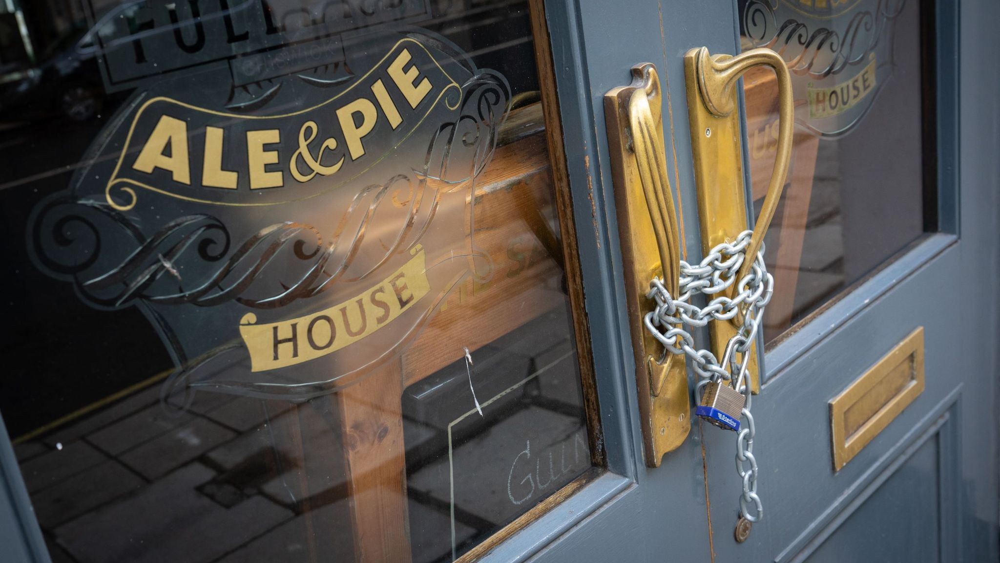 More than 150 pubs permanently close in England and Wales in first ...