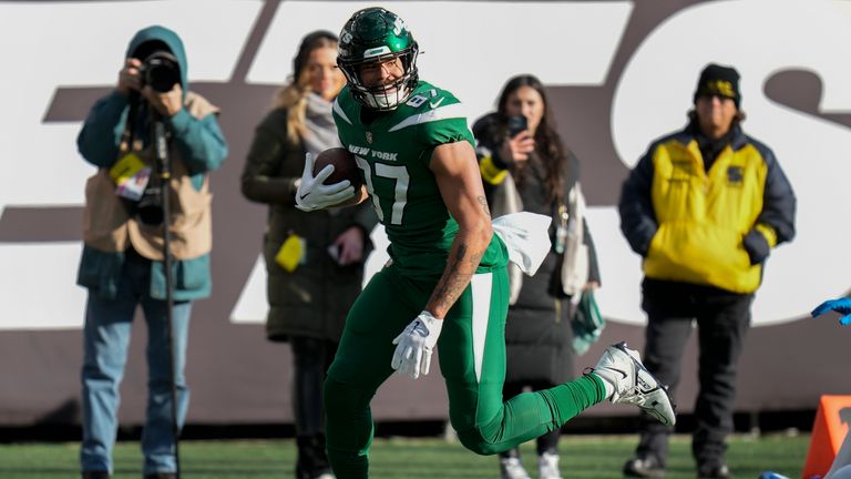 CJ Uzomah collects 40yd pass for first New York Jets touchdown | Video ...