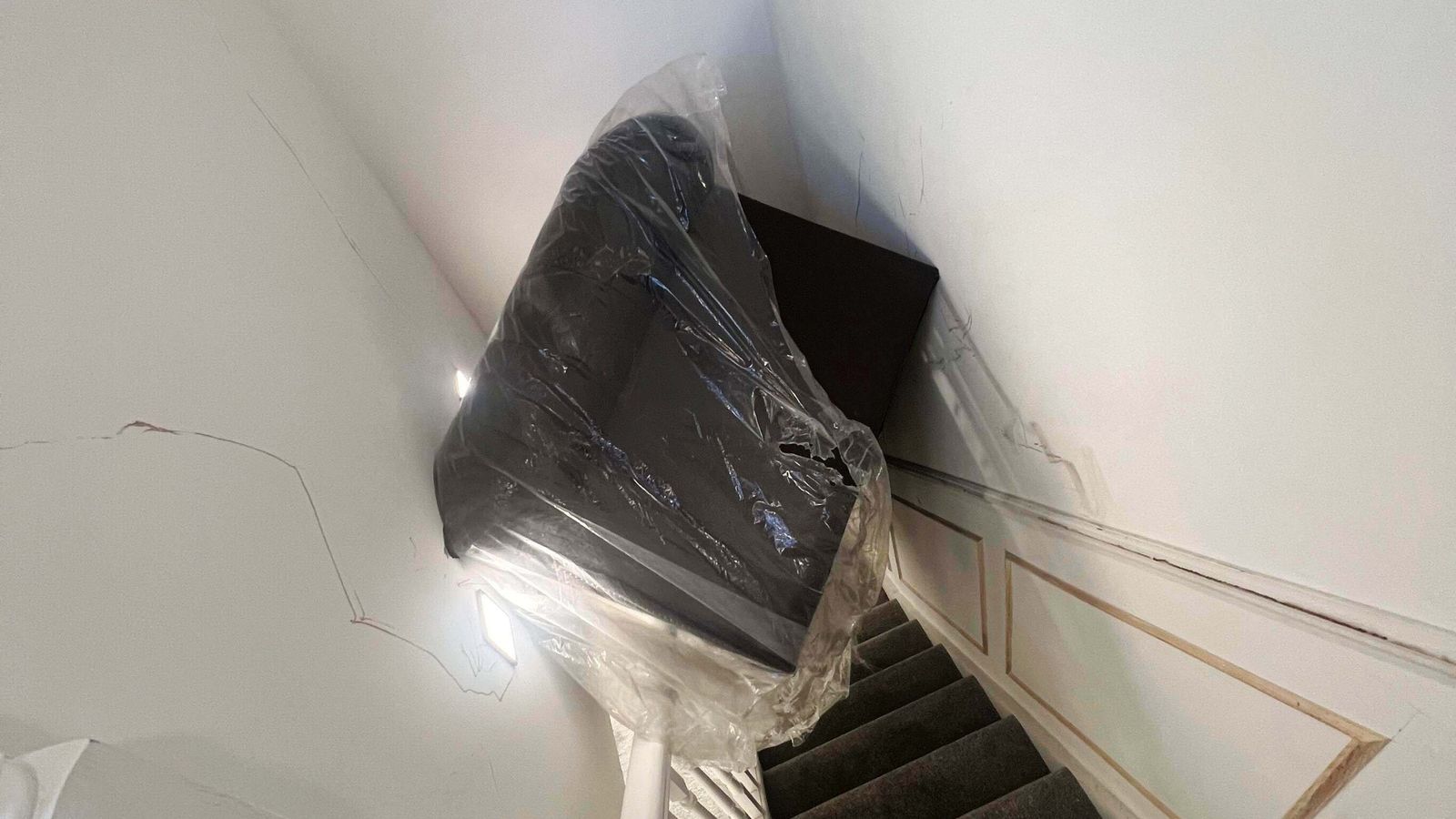 Bournemouth man says delivery men 'abandoned sofa stuck on staircase ...