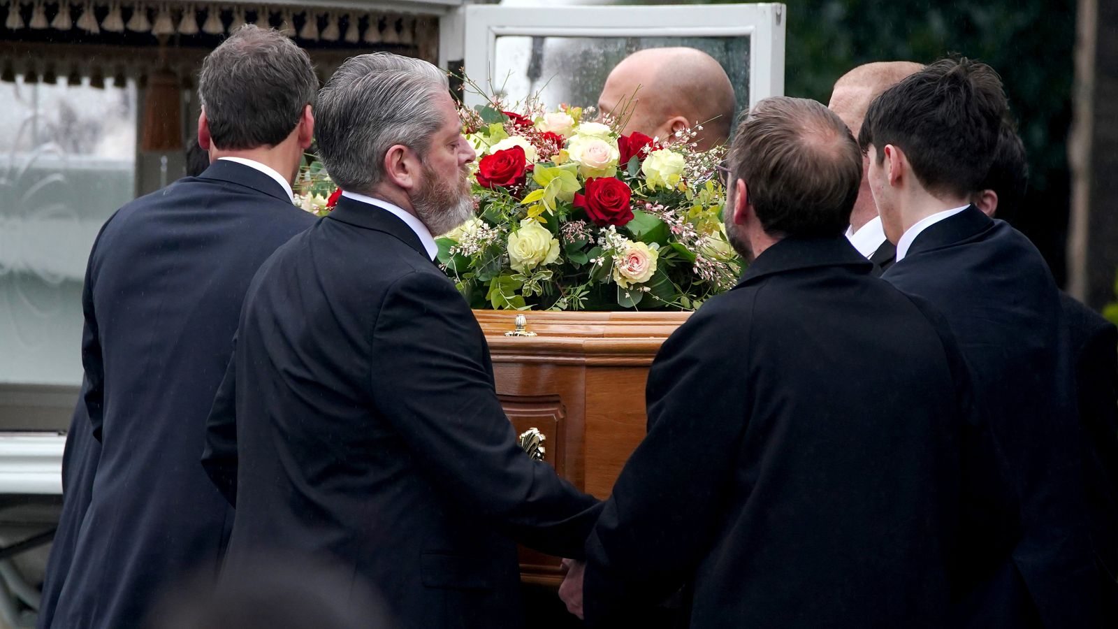 Elle Edwards: Hundreds attend funeral of shooting victim as mourners ...