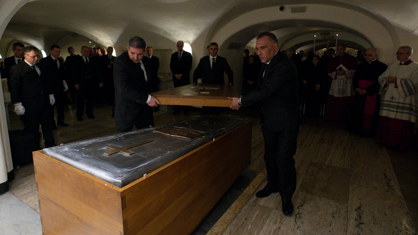 Pope Benedict’s historic funeral takes place at Vatican led by Pope ...