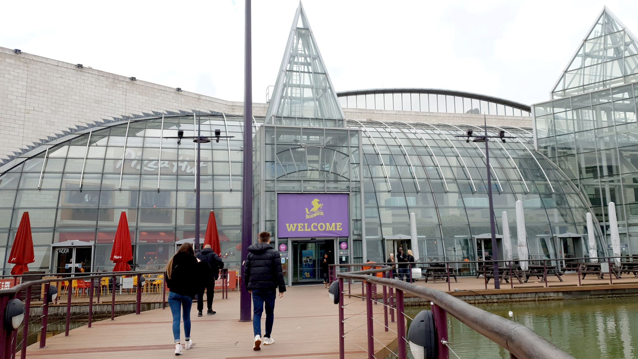 Thousands of retail outlets disappear from British towns over past five ...