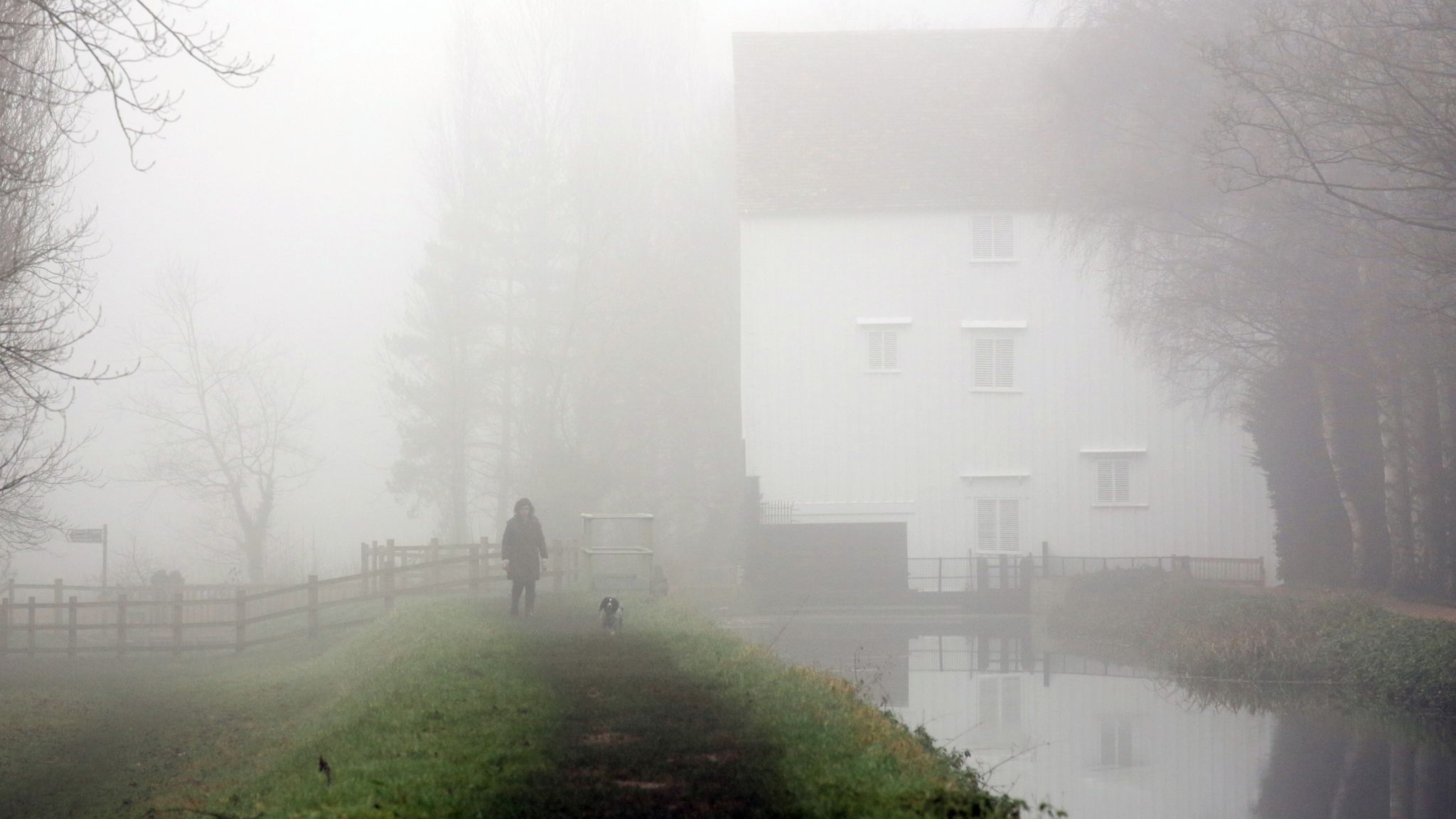 UK weather: Yellow warning for large parts of England as freezing fog ...