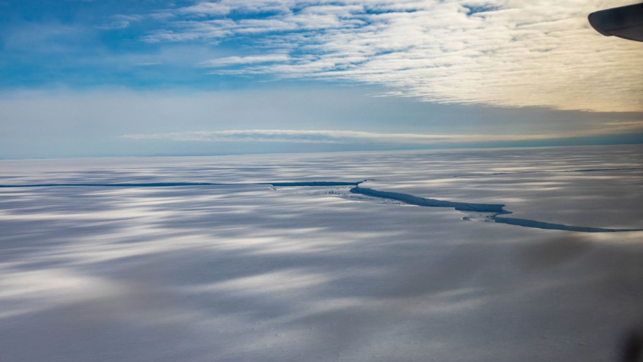 Brunt Ice Shelf: Giant iceberg breaks away from Antarctic ice shelf ...