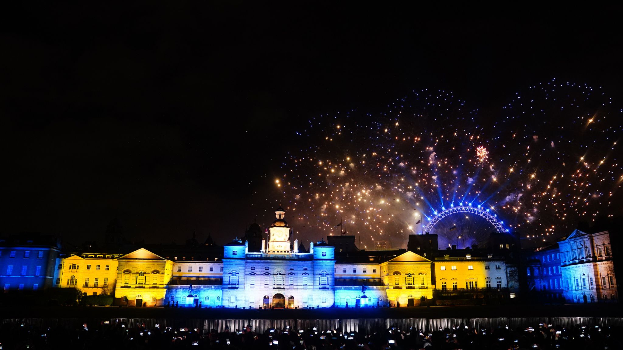 London's New Year fireworks display includes tribute to the Queen and ...