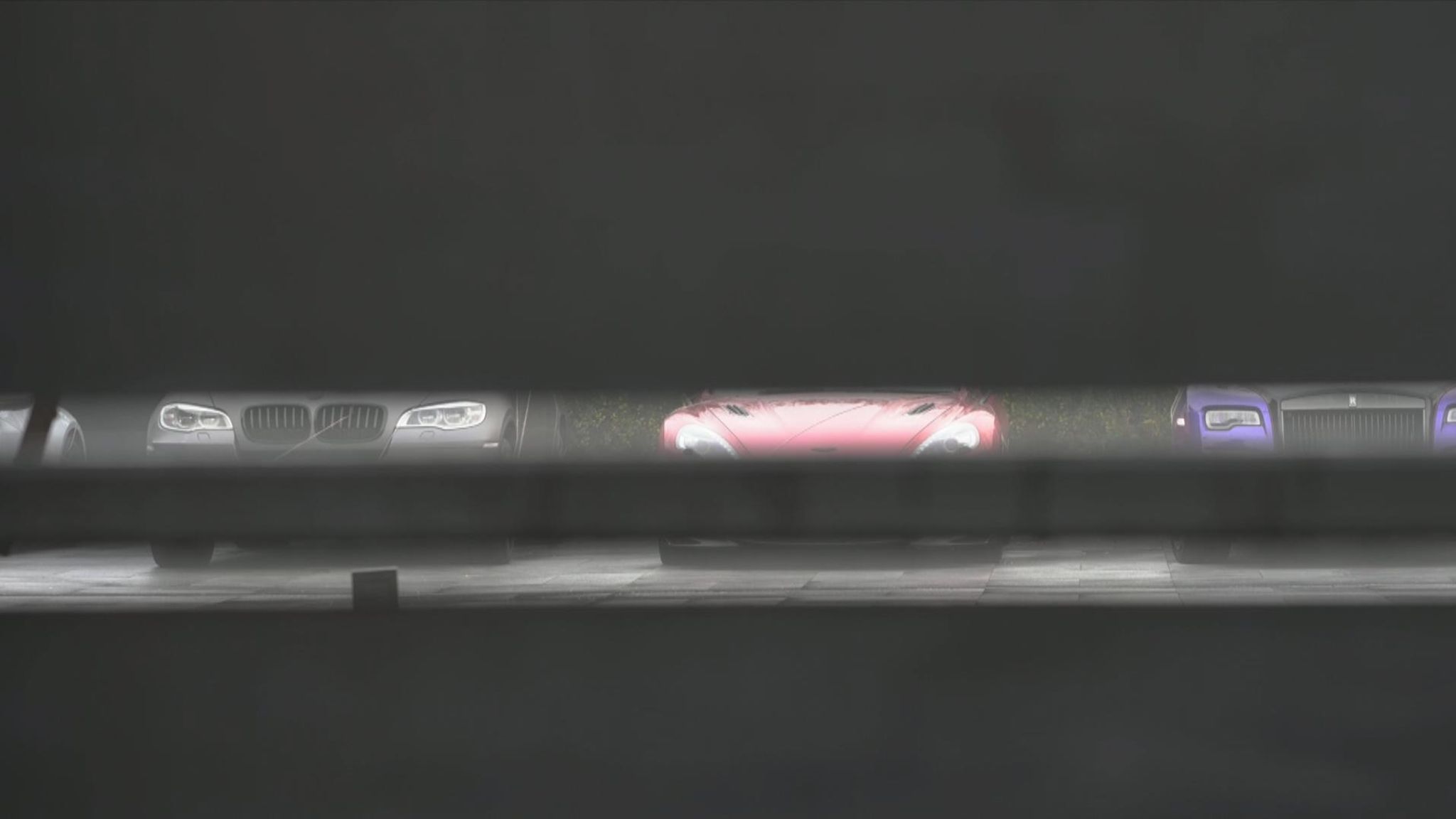 Andrew Tate: Expensive cars, a swimming pool and security guards ...