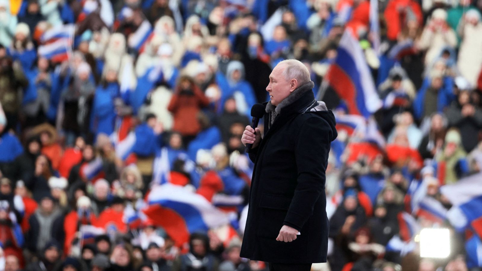 Patriotism and love for Putin at pro-war rally as Ukrainian children ...