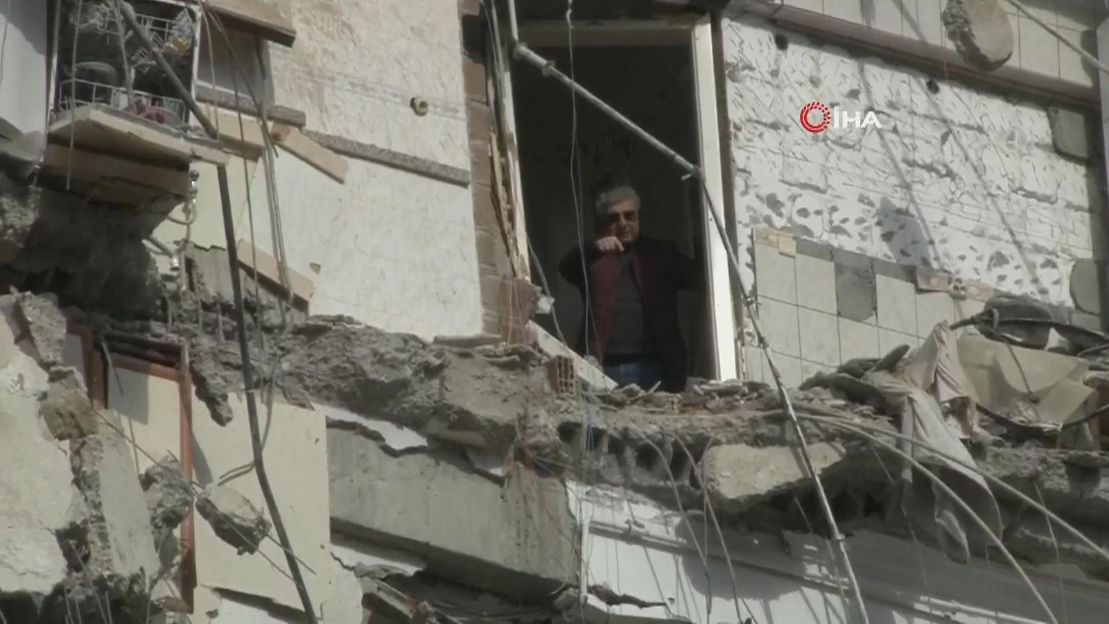 Turkey-Syria earthquake: Woman rescued from partially-collapsed tower ...