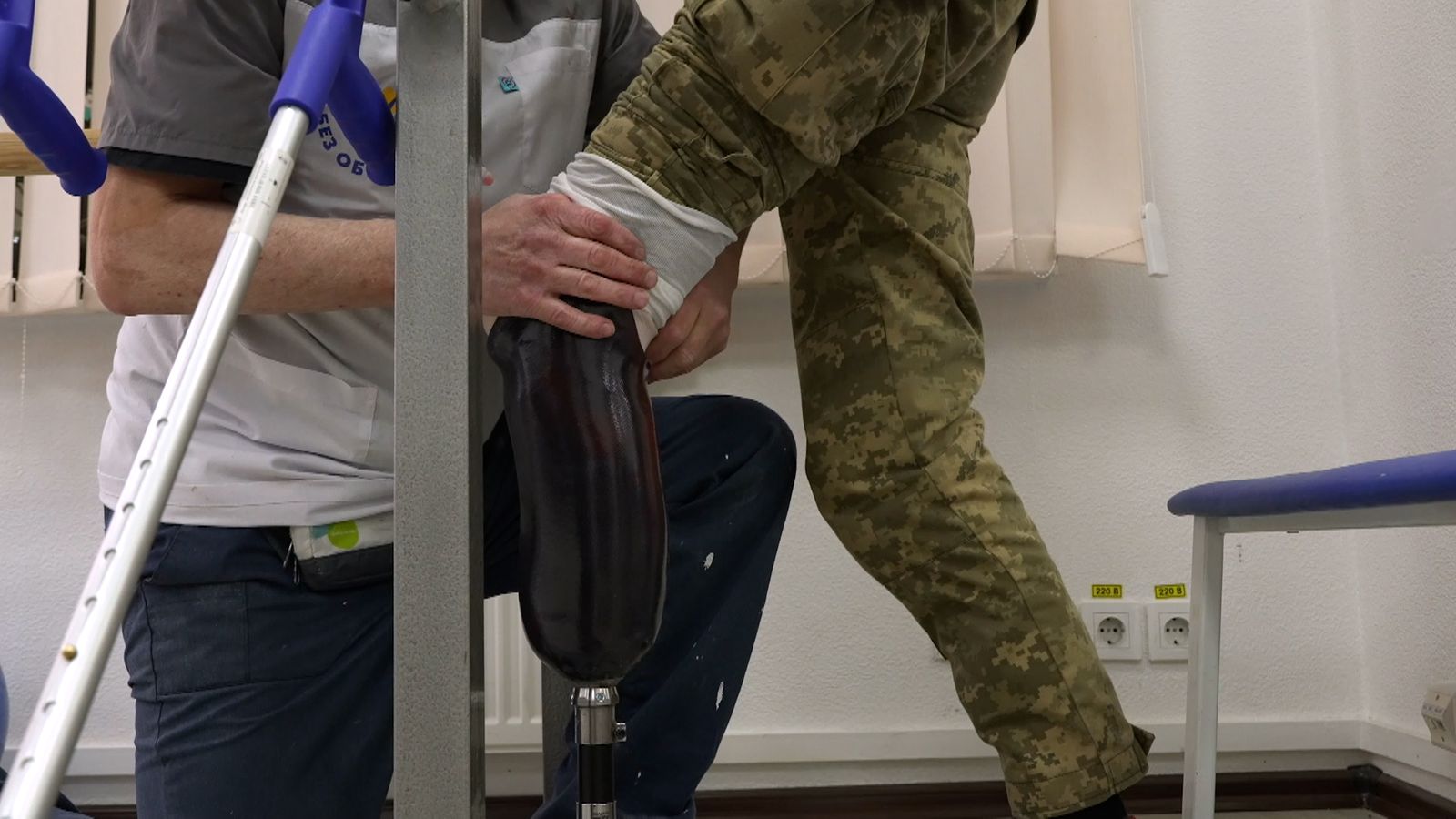 Ukraine War: Injured soldiers without limbs return to frontline | News ...