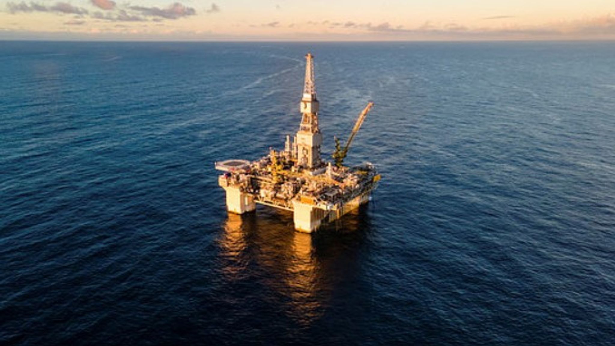 Energy crunch: UK's largest gas supplier warns output is at capacity ...