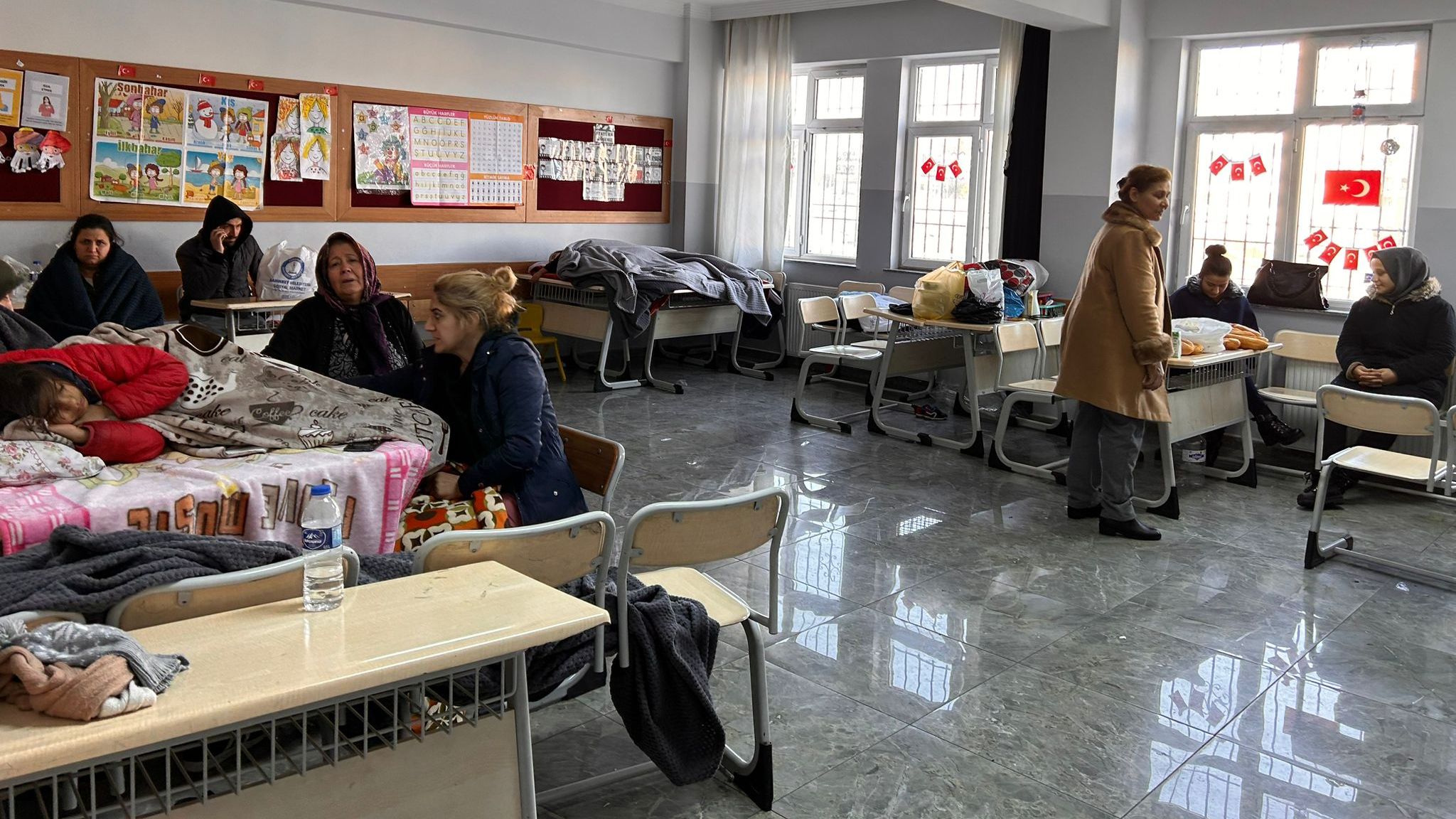 Turkey-Syria earthquake: The volunteers sending food, clothing and ...