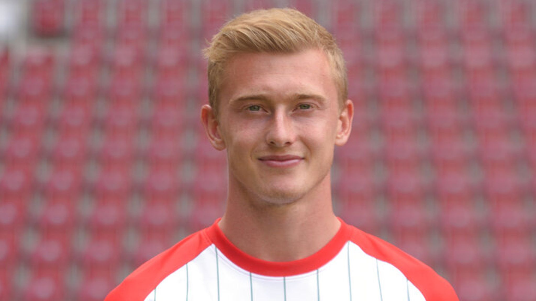 Footballer Luka Lochoshvili who rushed to aid of unconscious opponent ...