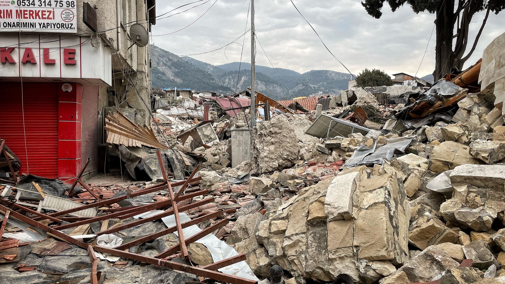 Turkey earthquake: New tremor ends homeless family's dream of recovery ...