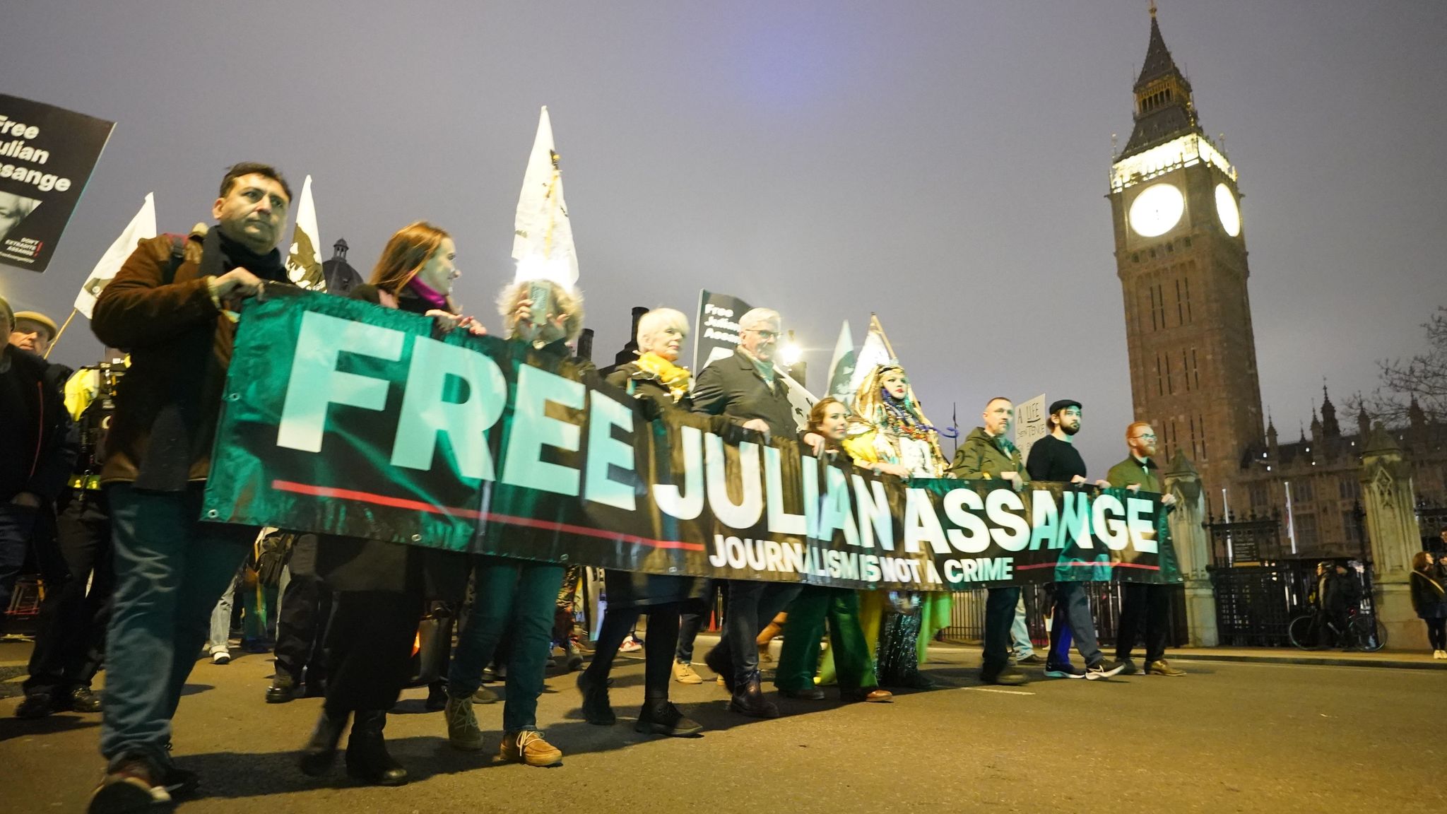 Julian Assange: Hundreds of supporters stage 'night carnival' calling ...