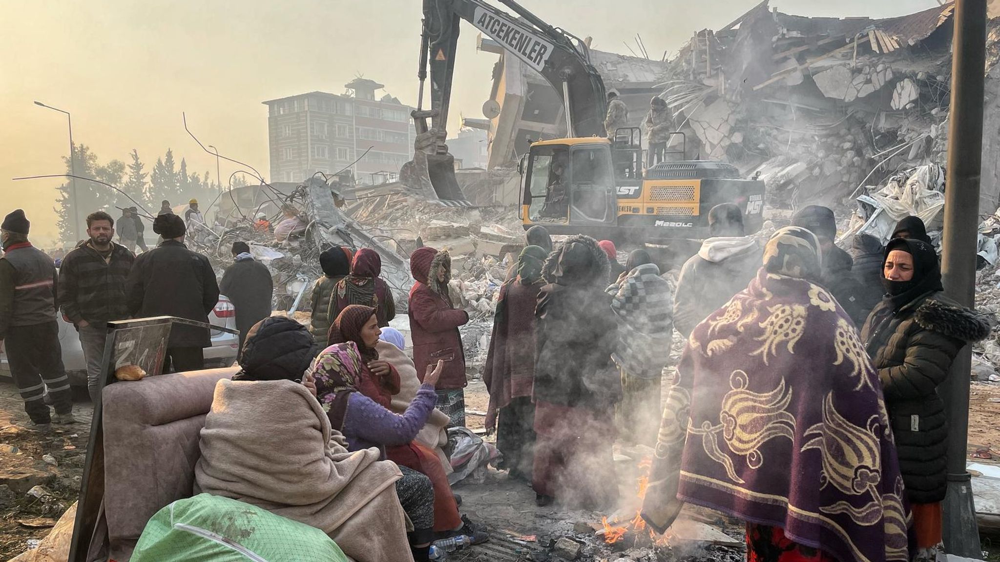 Turkey Syria Earthquake Left Terrified And Freezing Homeless Victims
